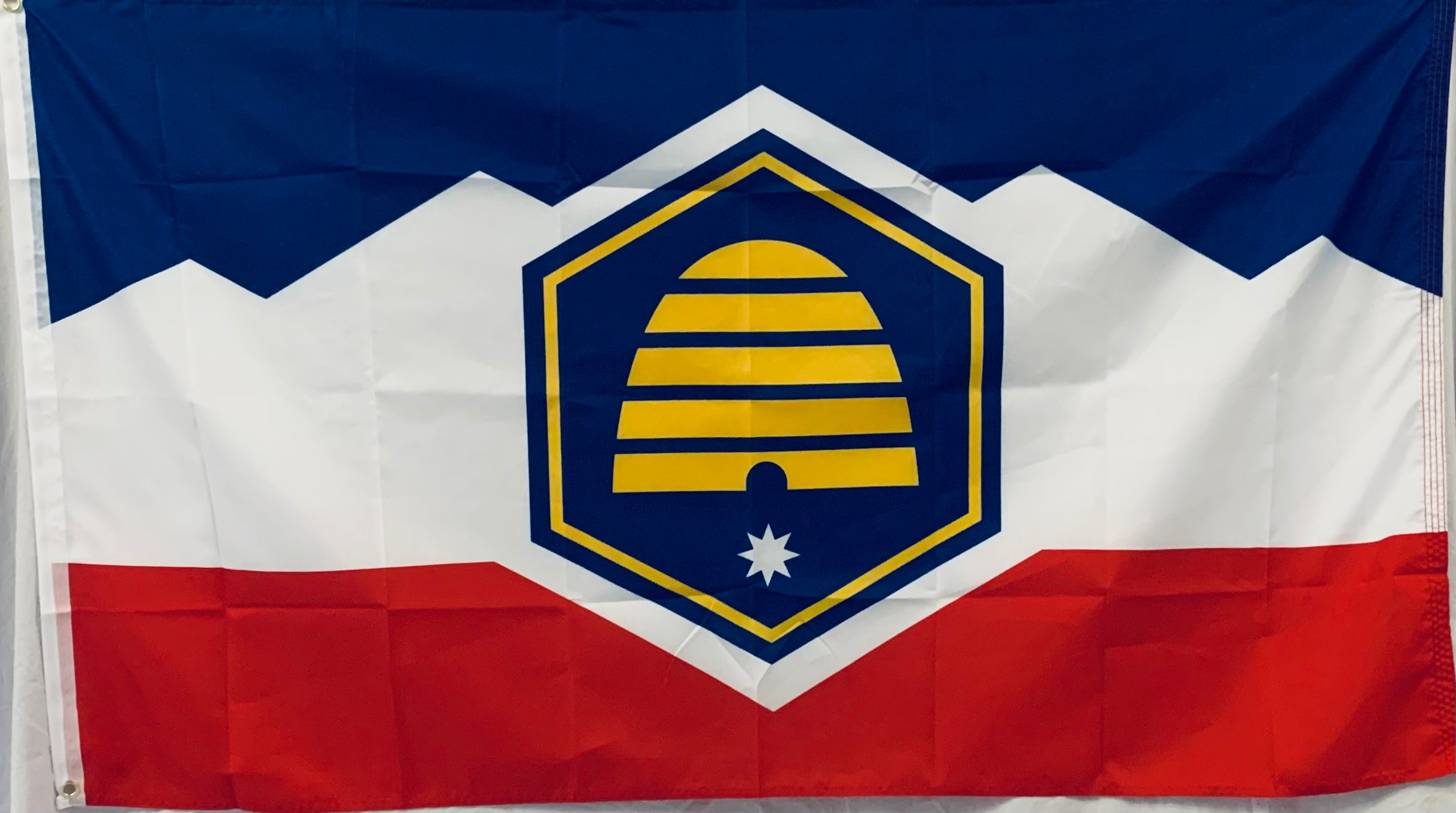 Utah 2022 2023 New State Flag 3'X5' Flag Rough Tex® 100D 8 Point Nativ